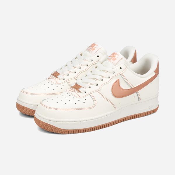 1982年に登場したNIKEが誇る名作エアフォース1はアメリカ大統領専用機の＜Air Force One＞にちなんで名付けられ、＜NIKE AIR＞を搭載した初めてのバスケットボールシューズ。変わらないクラシックなスタイルが幅広い層より支持...