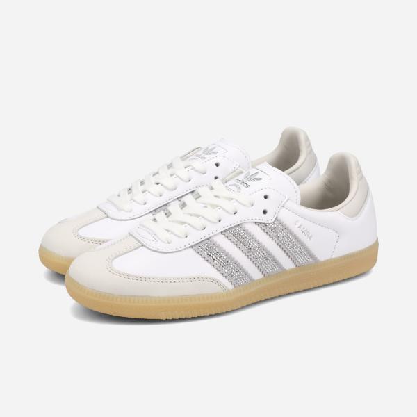 フレッシュにアレンジしたアイコニックでレトロシックなシューズ。サッカーカルチャーから生まれて都会的なストリートウェアにまで、サンバOGは進化を続ける。このシューズはデザイン上の新たなアクセント、色、質感を取り入れつつも、そのシグネチャーであ...