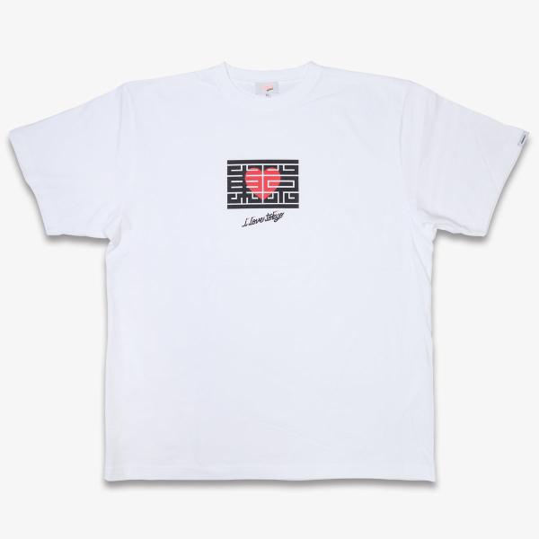 ＜素材＞綿 100%　5.6oz＜SIZE CHART(身丈x身幅x肩幅x袖丈)＞S:69cm x 52cm x 46cm x 20cmM:73cm x 55cm x 50cm x 22cmL:77cm x 58cm x 54cm x 24...