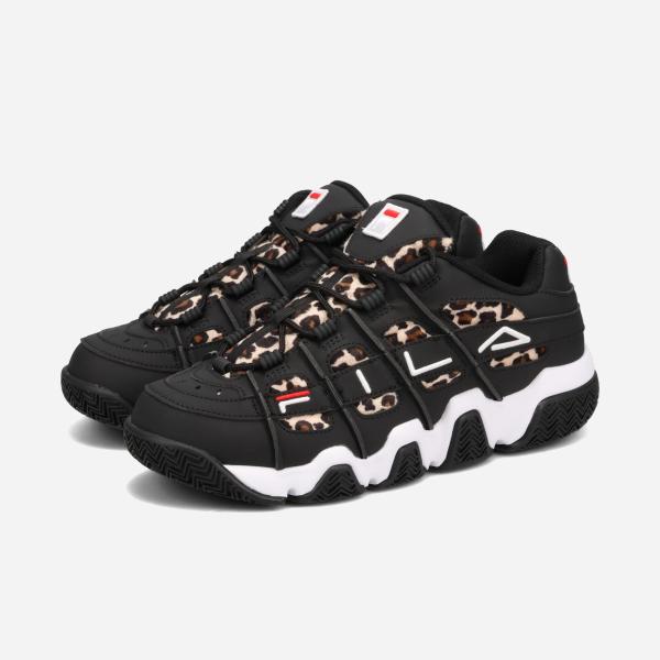 1911年イタリア・ビエラで創立されたスポーツウェアブランド＜FILA(フィラ)＞から、バスケットボールからのインスピレーションを得たレトロシルエットで仕上げた＜BARRICADE XT 97＞が登場。