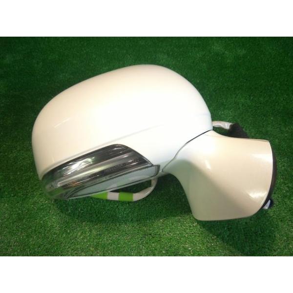 **** 商品説明を必ずご確認ください ****部品管理番号：100000194913500メーカー純正品番：87910-30A40-A1部品名：右サイドミラー部品区分：リサイクル品車名：クラウン車両タイプ名：4ドアセダン通称型式：GRS2...