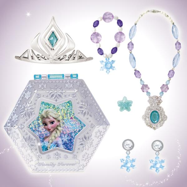 大人気のディズニーキャラクター、アナ雪の可愛いおしゃれセット。ジュエリーボックス、ティアラ、ブレスレット、ネックレス、指輪、イヤリング、おまけステッカーのセットです。キラキラのプリンセスアクセサリーは女の子に大人気。小さな女の子へのプレゼン...