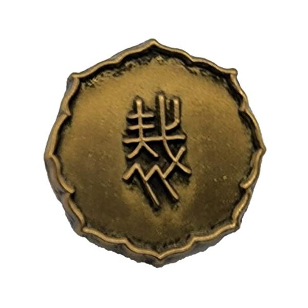 ゴールド/-/-・品名：裁判官バッジレプリカ・材質：合金 重量：4g・寸法：バッジ部 2×1.9cm・厚さ2.5mm・留具：蝶バネ固定式・用途：演劇・パフォーマンス用