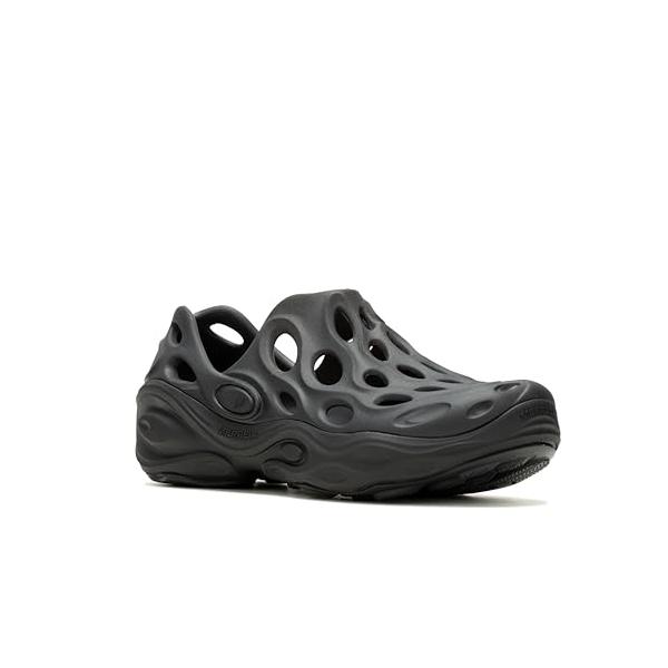 クロッグTRIPLE BLACK/25.0 cm 2E/J006031・Size:25.0 cm 2EColor:TRIPLE BLACK・パッケージ個数:1・水辺環境と相性の良いEVA素材を全体に採用し、耐久性にも優れています
