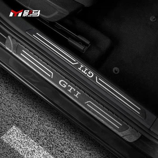 新品未使用<br><br>VW ゴルフ8/8.5  R-Line/GTI サイドステップガーニッシュ サイドシルスカッフキッキングプレート スカッフプレートステップガード 外側 内?パーツ アクセサリー<br&...