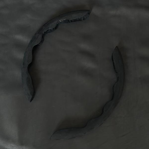 商品名:  Steering Wheel Cover, Universal Suede/Carbon Fiber Non-Slip Breathable Segmental Steering Wheel Cover, Suitable fo...