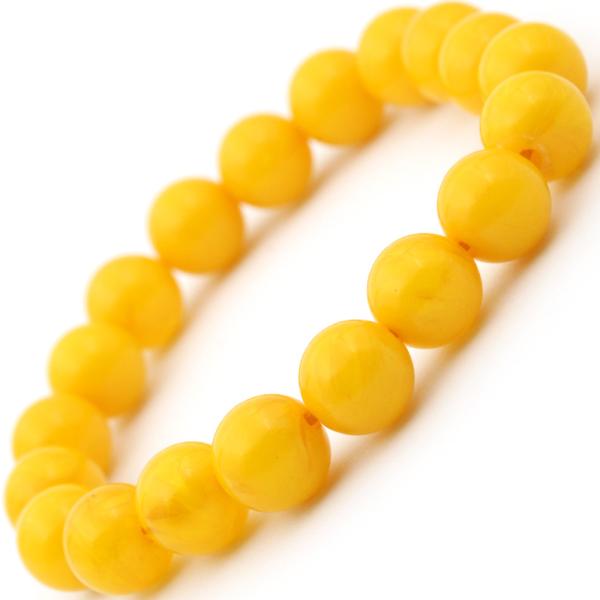 こちらは【合成琥珀】です。本物の琥珀の破片を元に樹脂などを加えて人工的に生成されたブレスレット。とっても高価な琥珀（アンバー）を手軽に楽しむ為に造られたパワーストーンです。アンバーは 木の樹脂（ヤニ）が地中に埋没し、長い年月により固化したも...