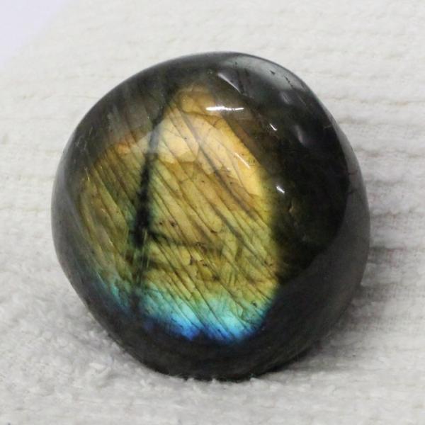 【パワーストーンの意味・言われ】ラブラドライト：創造力、直観力を高め、インスピレーションを与える。目的の完遂。【サイズ】 47mm×45mm×26mm（原石の最長部計測）【重量】 96g【産地】 マダガスカル■天然石情報：アメジスト■石言葉...