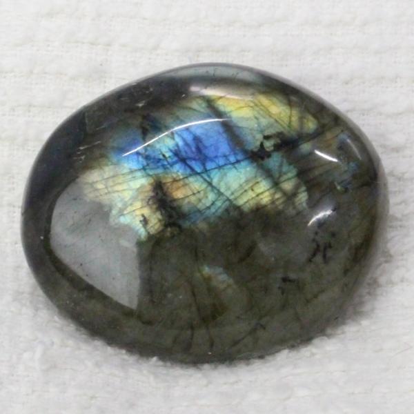 【パワーストーンの意味・言われ】ラブラドライト：創造力、直観力を高め、インスピレーションを与える。目的の完遂。【サイズ】 50mm×41mm×20mm（原石の最長部計測）【重量】 68g【産地】 マダガスカル■天然石情報：アメジスト■石言葉...