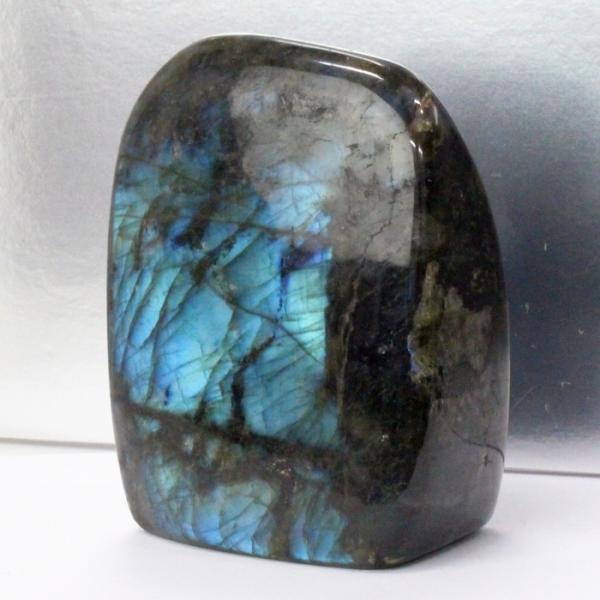 【パワーストーンの意味・言われ】ラブラドライト：創造力、直観力を高め、インスピレーションを与える。目的の完遂。【サイズ】 111mm×82mm×61mm（原石の最長部計測）【重量】 981g【産地】 マダガスカル■天然石情報：アメトリン■石...