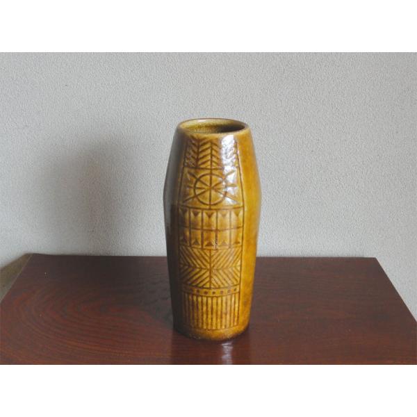 スウェーデンのメーカー、Upsala Ekeby（ウプサラ・エーケビー）社製　Mari Simmulson（マリー・シンムルソン）デザインのレアなフラワーベース（ルーナ）です。こちらのベースは、十分な高さもあり、口も広いので、色々なお花が活...