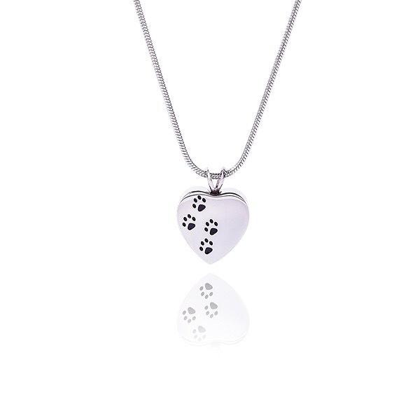 遺骨アクセサリー メンズ レディース メモリアル ペンダント ファッション全長52cmのネックレス。大切なペットの遺骨・遺髪・爪・歯など納める遺骨ネックレス。ハートの中に足跡がデザインされているアクセサリーです。いつまでも飼い猫or犬の姿を...