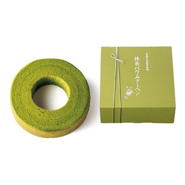 しっとりとしたバウム生地に、京都・宇治の抹茶を練りこんだ、上品で大人な「和」スイーツ。抹茶本来の自然な色と甘みをお楽しみください。内容：抹茶バウムクーヘン（約φ130×35ｍｍ）１個BOXサイズ：158×152×60mm賞味期限：約20日ア...