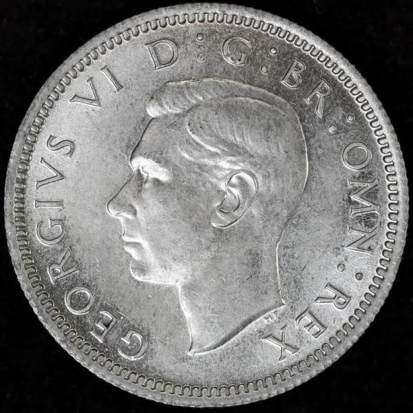 ご興味ありがとうございます。直径：約19mm重量：約3g品位：銀（500/1000）国名：イギリス発行年：1944年グレード：EF+（極美品+）