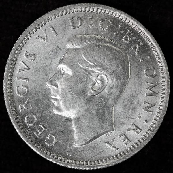 ご興味ありがとうございます。直径：約19mm重量：約3g品位：銀（500/1000）国名：イギリス発行年：1944年グレード：EF（極美品）