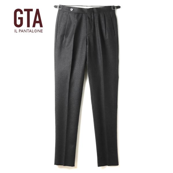 【40%OFF】GTA / ジーティーアー｜ウールサキソニーサイドアジャスター付き2プリーツテーパードパンツ(HERRICK/17385)｜（チャコールグレー）｜ 秋冬 エリック ボトムス スラックス 2プリーツパンツ ベルトレスパンツ メ...
