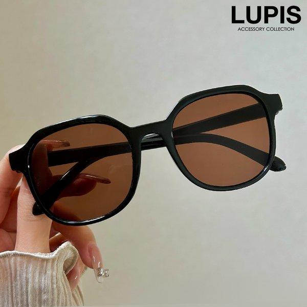 品番 : s492サイズ : 横幅約14.5cm × 高さ約5.5cmその他 : モニター・撮影環境により実際の商品と色味が異なる場合があります。商品の説明ブラウンレンズがシックで大人っぽいウェリントンサングラス。やわらかさの中にエッジを効...