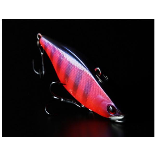 秦拓馬の長年温めたシークレットサウンド。安定したスイミング姿勢とキャスタビリティ、優れたボトム感知能力。泳ぎだしとヒラ打ち直後の立ち上がりのよさなどの特性を持つTNシリーズ。ボーン素材ボディ採用のスカルシェルマルハタサウンドです。