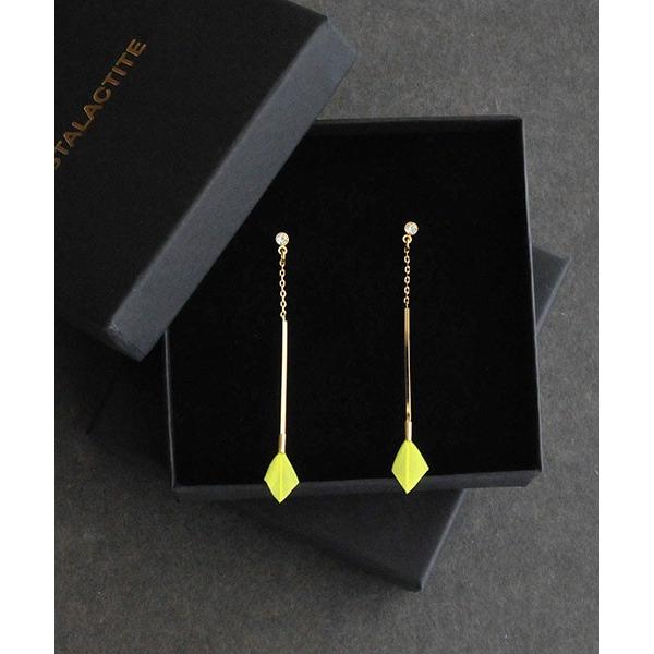 ■ この商品はSALE価格で販売しております。商品の交換や返品はできかねますのであらかじめご了承ください。尚、些少の傷・汚れに関してはご容赦願います。■ 定価　7,700円小さなラインストーンの下にゴールドチェーンとゴールドスティック、 先...