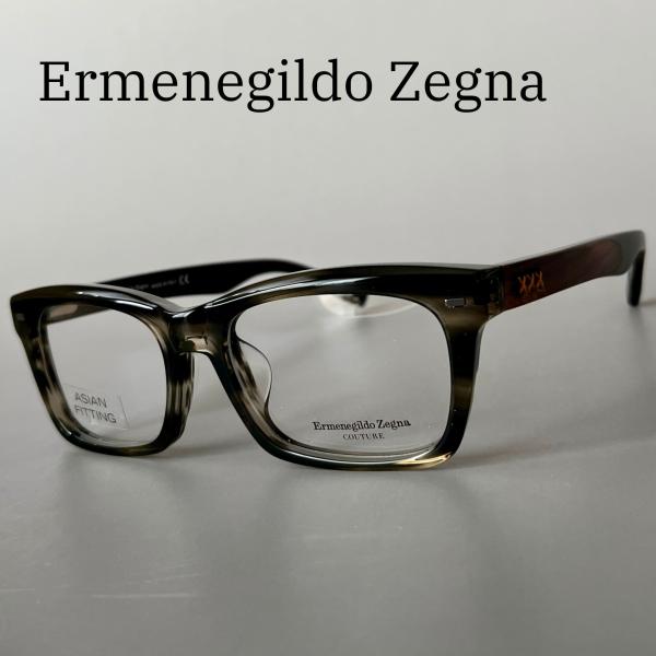 フロント部はグラデーションのグレー、サイドは木目調【商品詳細】■メーカー：Ermenegildo Zegna■品番：ZC5006■状態：新品■アジアンフィット■メンズ / レディース■材質：アセテート■生産国：イタリア■フレームカラー：グレ...