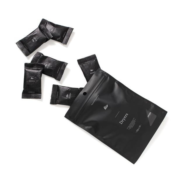 ・ Free Size ・多孔質シリカゲル使用したスニーカー専用乾燥剤。 シリカゲルを包むクラフト紙の表面にレーザーパンチ加工を施すことで、吸湿・除臭に力を発揮。 スニーカーに大敵な湿気・カビ・臭いを、これ一つで解決。・スニーカーの箱やシュ...