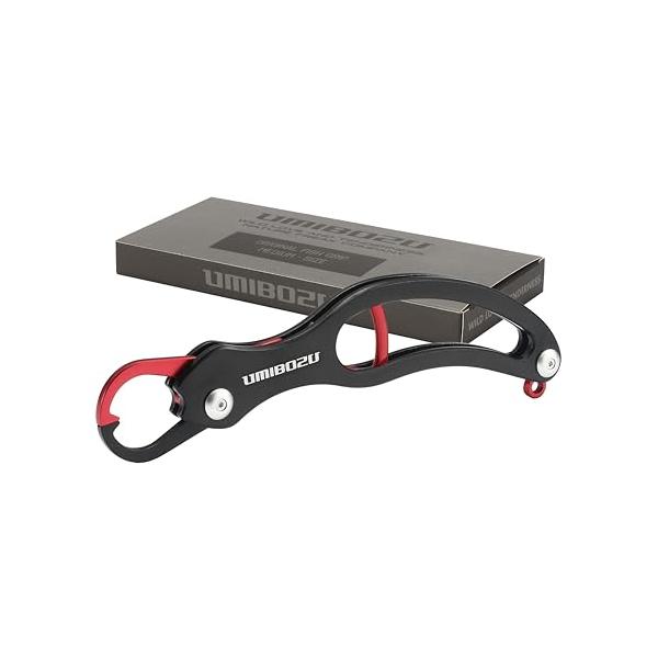 レッド×ブラック/-/135006・Color:レッド×ブラック・ウミボウズから中型フィッシュグリップが登場・小型〜中型に対応可能な釣りビギナーにもぴったりの中型モデル・小ぶりだけど広い開口でスムーズキャッチ・アーチ状のグリップで片手でもし...