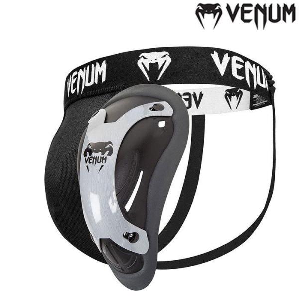 ポイント消化、あすつく対象商品です。 VENUMのファウルカップ。Venum「Competitor」カップは、最大限の性器保護効果を求めている、最も要求の厳しい運動選手向けに設計されいます。 三層構造の衝撃吸収材が最初に衝撃を吸収し、ゴムゲ...