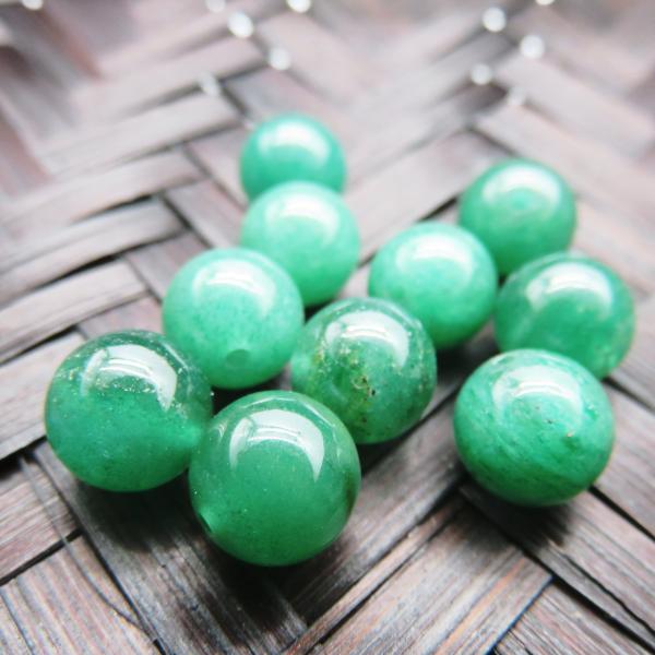 アベンチュリンクォーツは、困難を押しのけ視野を広く全体に目を向けることや柔軟な思考を導き出すことが必要な時に登場するパワーストーンです。全ての調和と統合、強化する力があるともされています。・ 英名　 aventurine quartz・ 和...