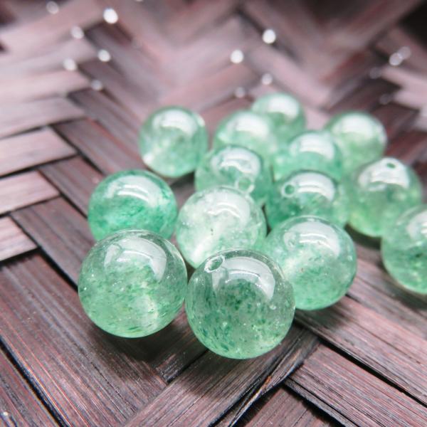 アベンチュリンクォーツは、困難を押しのけ視野を広く全体に目を向けることや柔軟な思考を導き出すことが必要な時に登場するパワーストーンです。全ての調和と統合、強化する力があるともされています。・ 英名　 aventurine quartz・ 和...