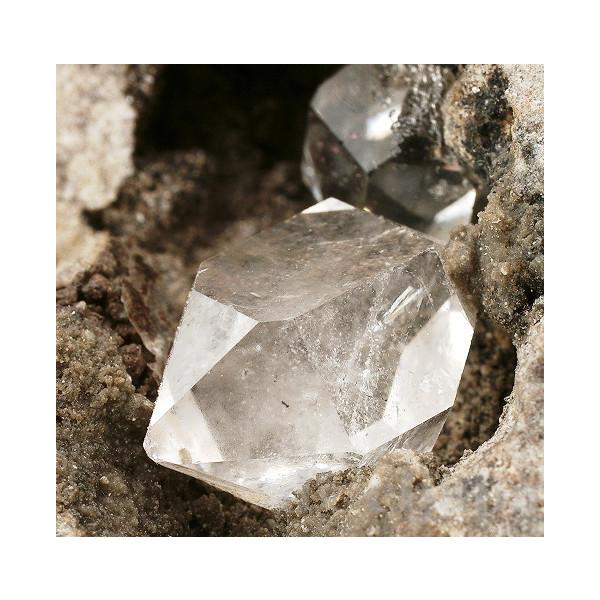 ハーキマーダイヤモンド　双尖六角柱水晶 サイズ　約1.5ｃｍ〜3.0ｃｍ　(長さ)◆美しい形の双尖六角柱水晶です。◆双尖六角柱とは、石の両側に結晶の先端をもつ水晶です。◆両剣、両錐、ダブルポイント、ダブルターミネーテッド等とも呼ばれます。岩...