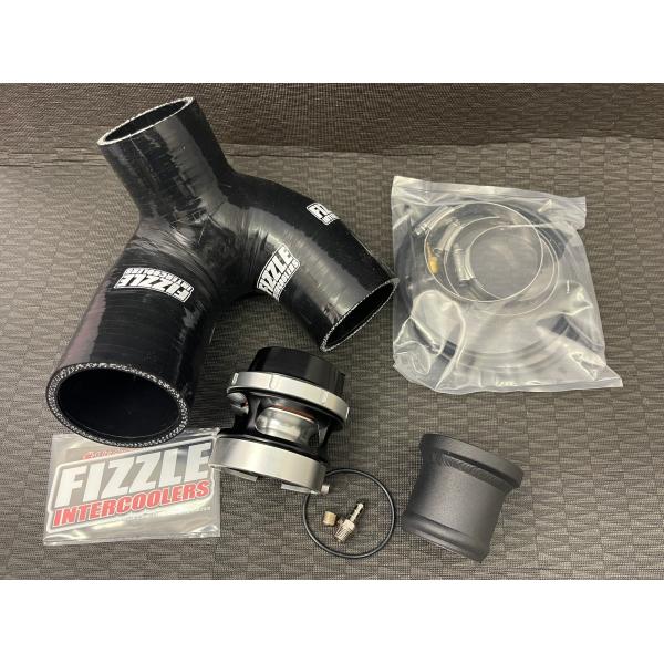 【メーカー】Fizzle Racing【品番】FF-YM-IC-0004T【商 品 名】ブローオフバルブ キット　ホースカラーはブラック。Turbo Smart（ターボスマート製）50mm ブローオフバルブ。　クラッチを保護する為に必要な大...