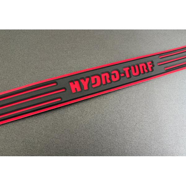 【メーカー】HYDRO-TURF（ハイドロターフ）【品番】HT-TS51K0121【品名】Gunnel Mats Black/Red (ガンネルマット ブラック/レッド）【商品説明】サイドデッキ（ガンネル）に貼り付ける滑り止めマット。【サイ...