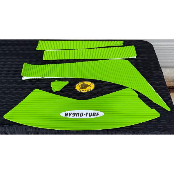 【メーカー】HYDRO-TURF（ハイドロターフ）【品番】HT62CGPLG【品名】DECK MAT(デッキマット）【適応】KAWASAKI Ultra 250/260/300/310/LX(-2021)【カラー】ライムグリーン【パターン】...