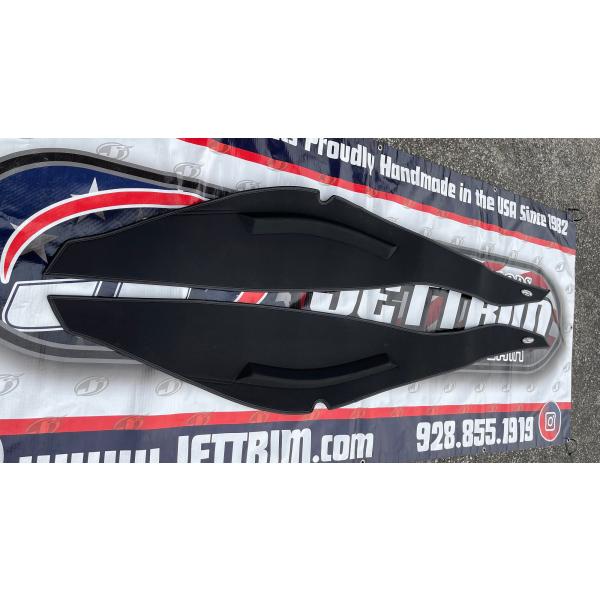 ★在庫分に限りセール★【メーカー】JETTRIM（ジェットトリム）【品番】JT-YFGP1821-4【品名】サイドデッキマット（インサイド）【適応】YAMAHA ヤマハGP1800R(2021) (2022-)以降のスピーカー付きモデルには...