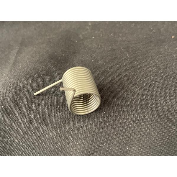 【メーカー】S.E.(サトーエンジニアリング）【品番】SE-058004【商品名】ライトスプリング【適応機種】MIKUNI SBN 44/46/48通常よりもスロットルレバーが軽く引けるため、指が疲れにくく細やかなスロットルワークが行えます...