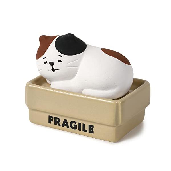 ・ハチワレ  ・・Color:ハチワレ・ 癒し  嬉しそうにお気に入りの段ボールに入って寝ている姿がとても可愛いらしい陶製の箱入り猫のアロマストーンです。段ボール部分は専用受け皿として使えるのでとても便利・ 安心安全  火や電気も使わず、ア...