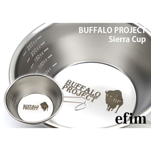 底にBUFFALO PROJECTのゴロマークが入った、おしゃれなシェラカップ。アウトドアの必需品です。【商品詳細】サイズ：Φ122mm×H45mm(持ち手込み：W170mm×W122mm×H45mm)Material:StainlessM...