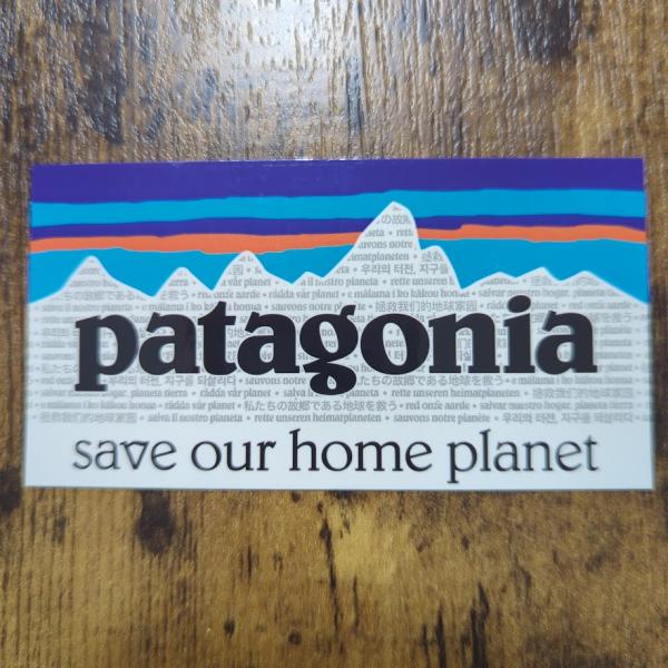 【pa-110】patagonia パタゴニア ステッカー sticker P6 save our■カラーホワイト×ブルー系■サイズ縦5.2cm×横9.8cm※稀に折れ、印刷ミス、粘着汚れがある場合があります。