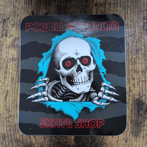 【st-1140】 Powell Peralta skateboard sticker パウエル ペラルタ スケートボード ステッカー SKATE SHOP■カラー：ブラック系■サイズ：縦11cm×横9.8cm■稀に折れ、印刷ミス、粘着汚れ...