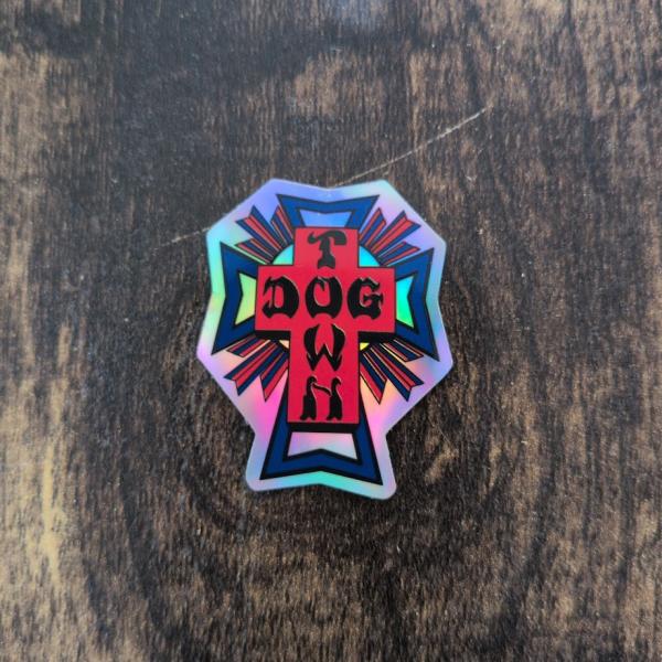 【st-1146】Dogtown Skateboard ドッグタウン STICKER スケートボード ステッカー CROSS LOGO ホログラフィック■カラーレッド×ブルー■サイズ縦5.5cm×横4.5cm※稀に折れ、印刷ミス、粘着汚れが...