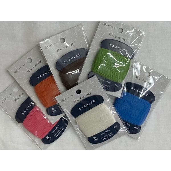 素朴で柔らかな風合いを大切にした、定番の刺し子糸です。細タイプなので、一目ざしなどきれいに仕上がります。コットン　100％　　１巻　約4０ｍ