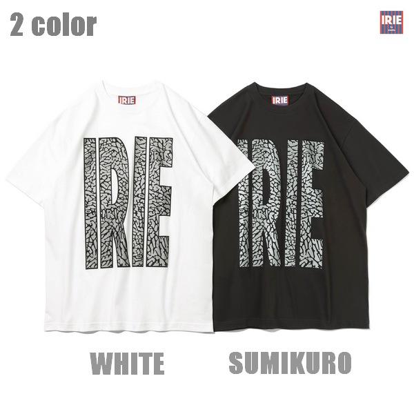 2024 SPRING-SUMMERのIRIE(by lrie Life)【アイリー】Ｔシャツ。地割れをモチーフにした存在感抜群のBIGロゴ。光を反射するリフレクタープリントで暗いところでも注目を集めそう。よく見るとアイコンや文字が隠れてい...
