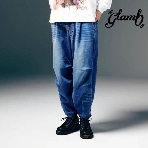 素材とシルエットの双方に変化を組み合わせ、新たなデニムスタイリングを提案するDeformed Knit Denim。ボディは腰元に1タック、膝に2タック、裾にダーツを取って構成したボリュームあるワイドシルエット。レングスは九分丈に設定してお...