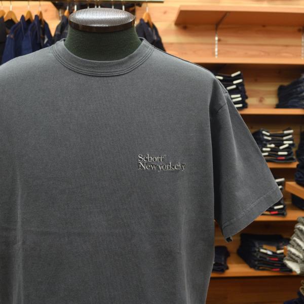 アメリカブランドらしい無骨な雰囲気を感じさせるTシャツ7ozのしっかりとした肉厚ボディは、オープンエンド糸(※)ならではのふっくらとしたボリューム感と、ドライでザックリとした硬めの風合いが特徴襟元には耐久性の高いバインダーネック仕様を採用。...