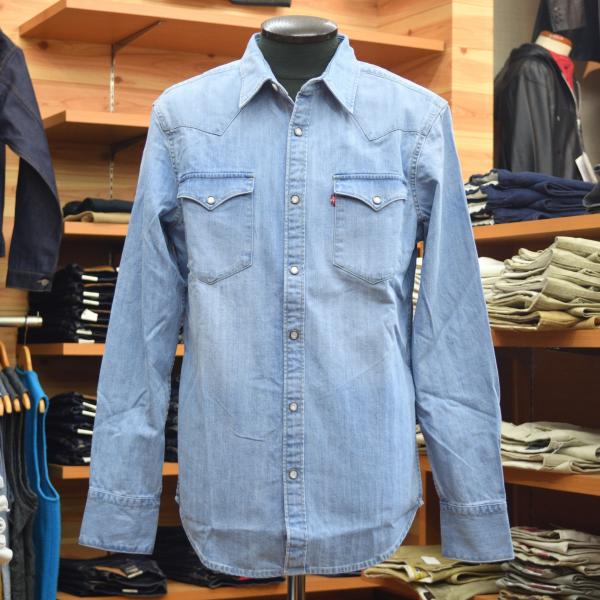 発売：2025年生産国：インド【素材】綿 100%【サイズ (cm)】LEVI'S S JAPAN SIZE M着丈:74 肩幅:45 身幅:50.5 そで丈:64LEVI'S M JAPAN SIZE L着丈:75.5 肩幅:46.5 身...