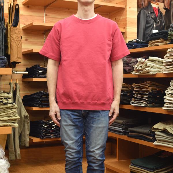 素肌に一枚でも快適に着ることのできるヘビーオンスTシャツ厚さは「スウェットとTシャツの中間」ソフトで清涼感のある着心地のライトフレンチテリーを採用しました。サラッとした優しい肌触りの生地なので、夏場にTシャツの代わりに一枚で着ても快適です。...