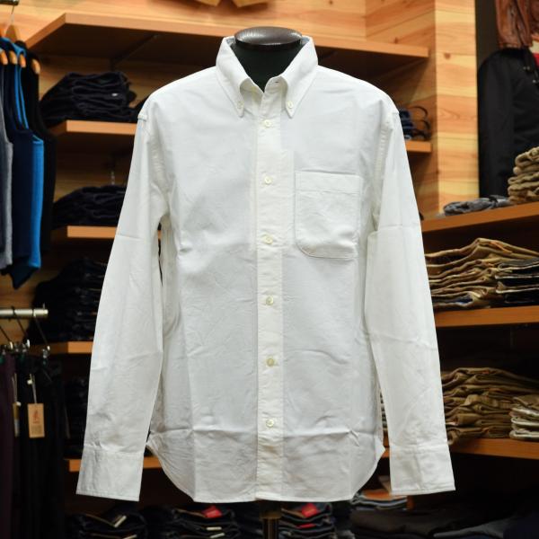 スーピマオックスボタンダウンシャツ40/2のスーピマコットンのオックスフォードを使用したMANUAL ALPHABET定番のボタンダウンシャツ通常にはない、光沢感としなやかさを兼ね備えた高品質なスーピマコットンによるオックスフォード生地は、...