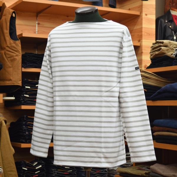 セントジェームスの定番「ウエッソン」目のしっかりとした素材は、洗濯機でガンガン洗い(※)着込んでいくことによって、風合いも出て、肌に気持ちよくなじんでいきます。(※ 洗濯回数や経年数により着丈・袖丈ともに縦に2センチ前後縮みます。乾燥機を使...