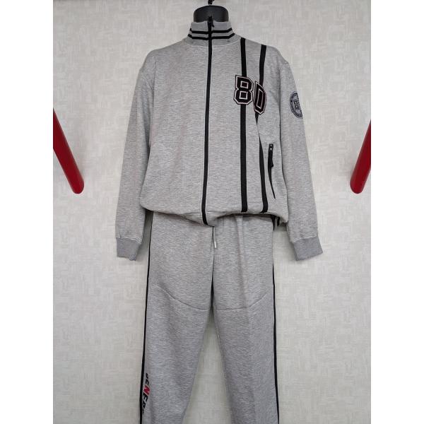 関西ファッション連合正規品素材　ポリエステル ４９％　レーヨン ４５％　ポリウレタン ６％　色　グレーサイズ　Ｌ　胸囲 ５７cm　肩幅 ４９cm　着丈 ６３cm　袖丈 ５８cm　パンツ　ウエスト ７６cm〜９０cm　股下 ７２cm　品番　８...