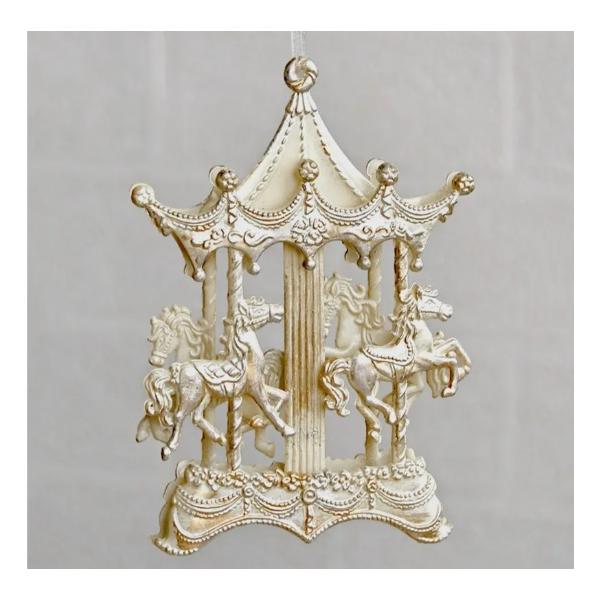 シャビーなホワイトカラーのおしゃれなカルーセルのオーナメント。薔薇の花が描かれた華やかでクラシカルなデザインで、立体的に仕上げた高級感のあるオーナメントです。クリスマスツリーによく映えるカラーで、オーナメントスタンドや壁面に飾っても素敵です...